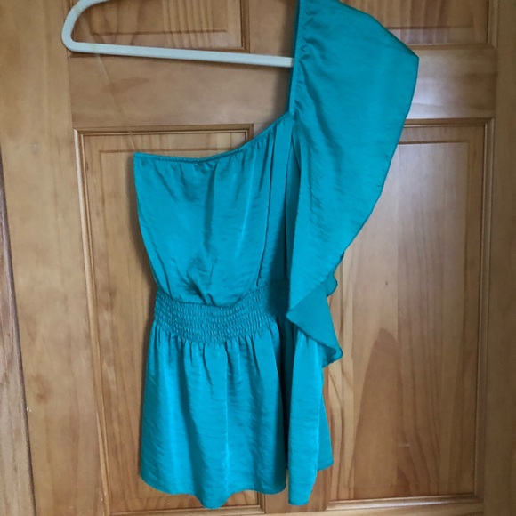 Speechless | Tops | Nwt Beautiful Blouse One Sleeve Over The Shoulder ...